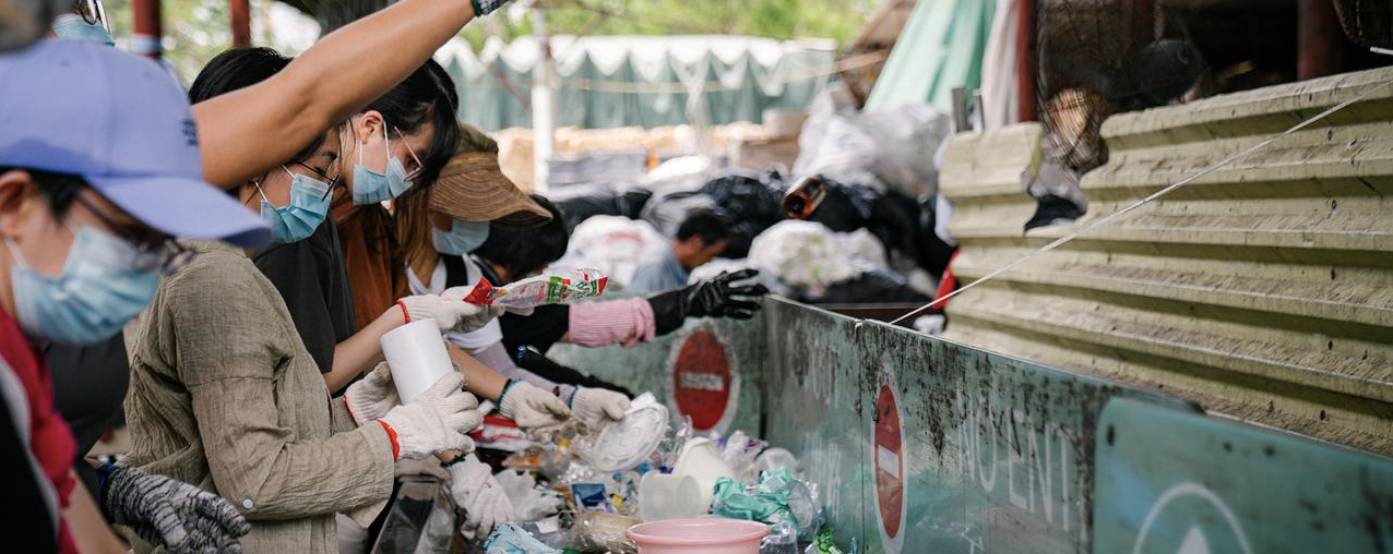 Encuentran productos tóxicos en plásticos reciclados de 13 países